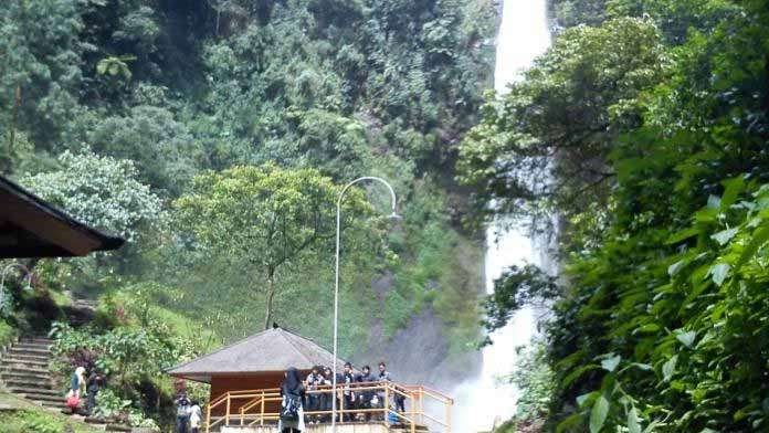 √ CURUG CIMAHI: Daya Tarik & Tiket Masuk 2026