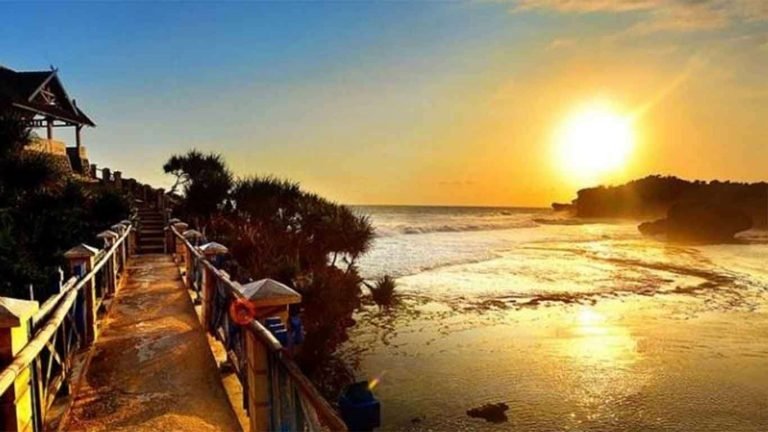 √ Pantai Kukup Yogyakarta: Daya Tarik & Harga Tiket 2026