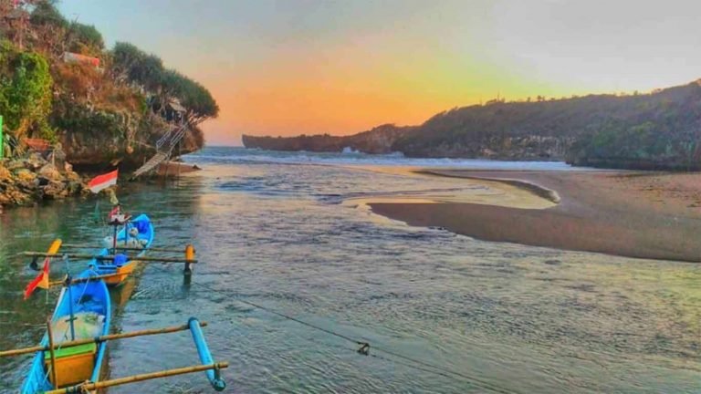 √ Pantai Baron Yogyakarta: Daya Tarik & Harga Tiket 2026