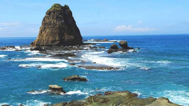 √ Pantai Papuma Jember: Daya Tarik, Lokasi, Harga Tiket Masuk 2026