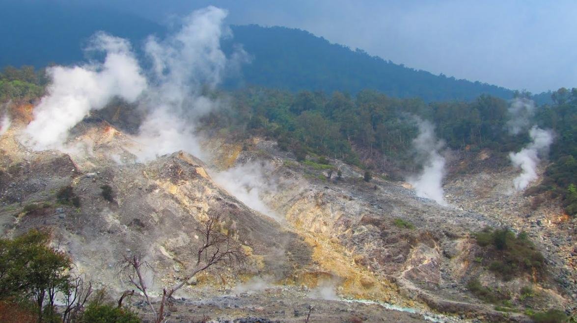 √ Kawah Ratu: Daya Tarik, Lokasi, Harga Tiket Masuk 2026