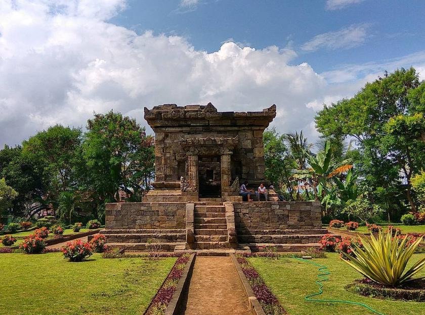 √ Candi Badut Malang: Sejarah, Lokasi, Harga Tiket Masuk 2026