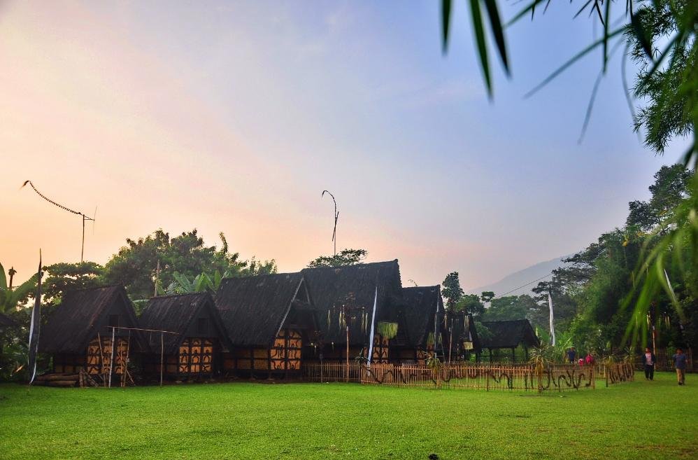 √ Kampung Budaya Sindang Barang: Sejarah, Lokasi, Tiket Masuk 2026